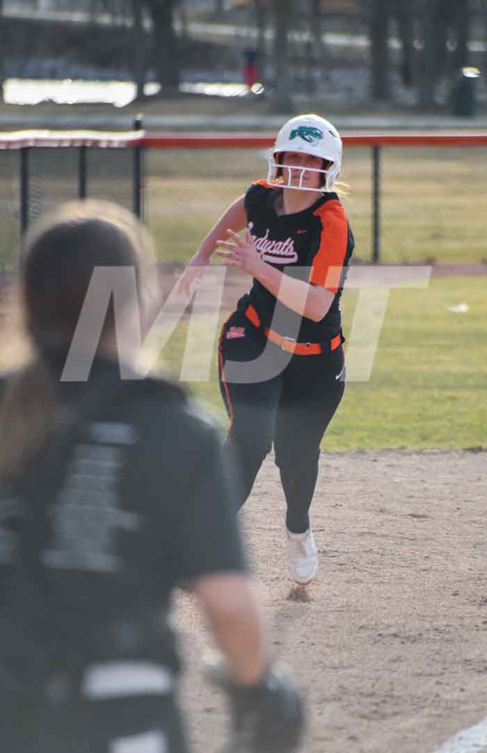 North Union softball team clubs IL for title; Wildcat baseball squad ...