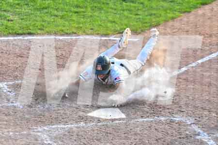 Pioneers plate walk-off run in seventh; edge Bulldogs in D-II district ...