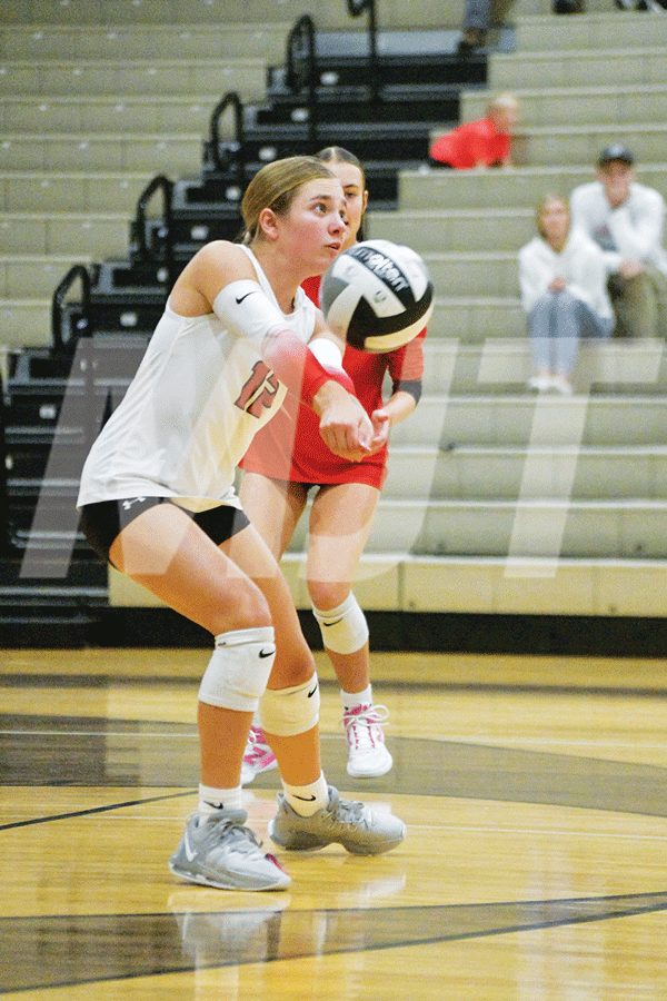 FHS spikers grind out win - Marysville Journal Tribune