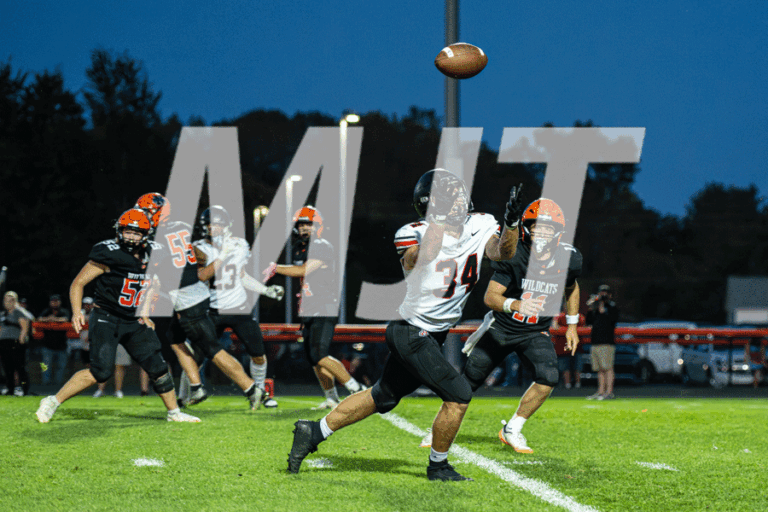 Jonathan Alder Pioneers turn back Wildcats in local grid rivalry ...